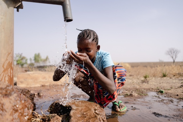 UN: One in four people lack access to safe drinking water - ProtoThema ...