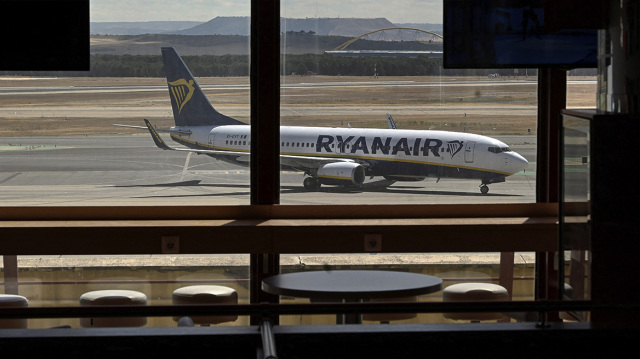 Ryanair reacts to delays on 12 of its flights today in Athens ...
