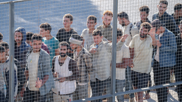 The asylum suspension "cut" the migration flows - 10th day without ...