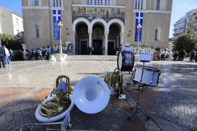 Dionysis Savvopoulos: With tears and songs Greece bids farewell to its ...