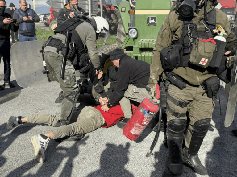 Does adolescence actually last until 30? A groundbreaking study on the “four seasons” of the ...