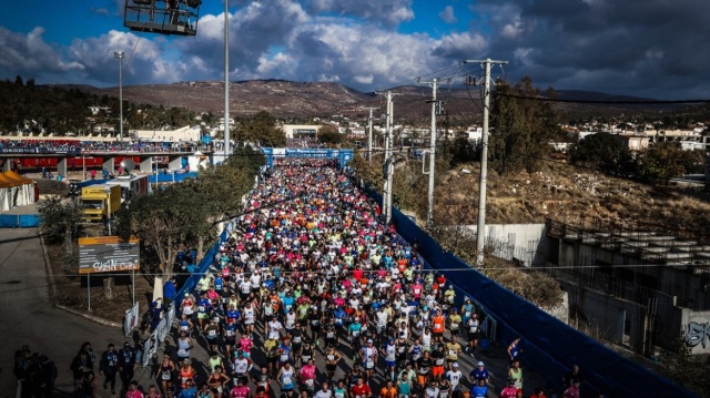 42nd Authentic Athens Marathon 2025: The closed roads in the centre ...