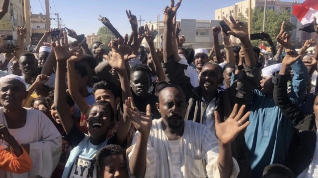 Dramatic situation in Darfur - Humanitarian organisations choose who to ...