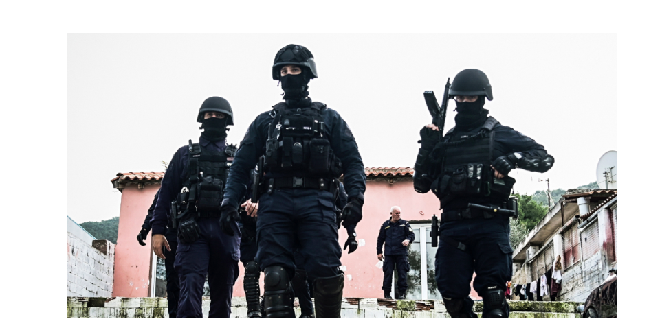 The Greek FBI stopped a massacre in Kalyvia: They found Kalashnikovs ...