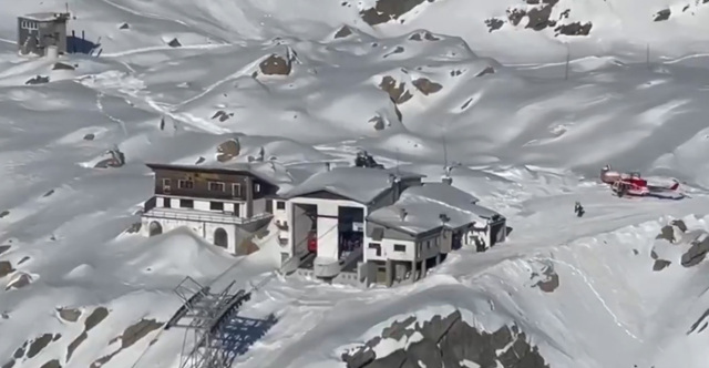 Cable car accident in Italy: Four injured, 100 passengers trapped at ...