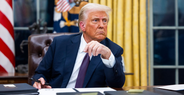 Trump signals possible fast strike on Iran as U.S. military moves ...