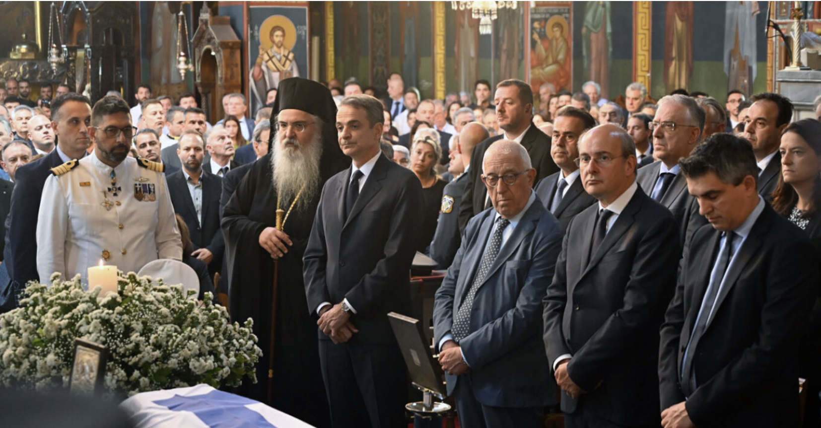 Emotion at the Funeral of Nikos Tagaras: “Farewell, you were a shining ...